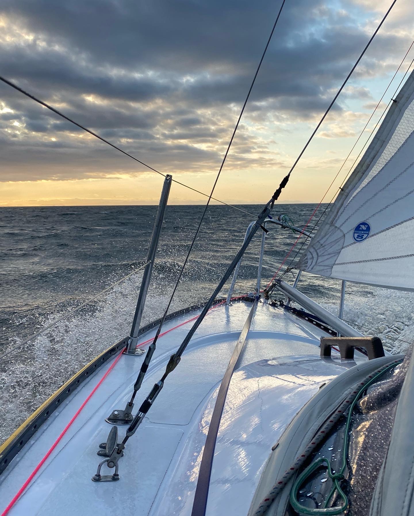 Adventures of a Hydrodynamic Duo: Bowdoin Physics Students Compete in ... Adventures of a Hydrodynamic Duo: Bowdoin Physics Students Compete in ...